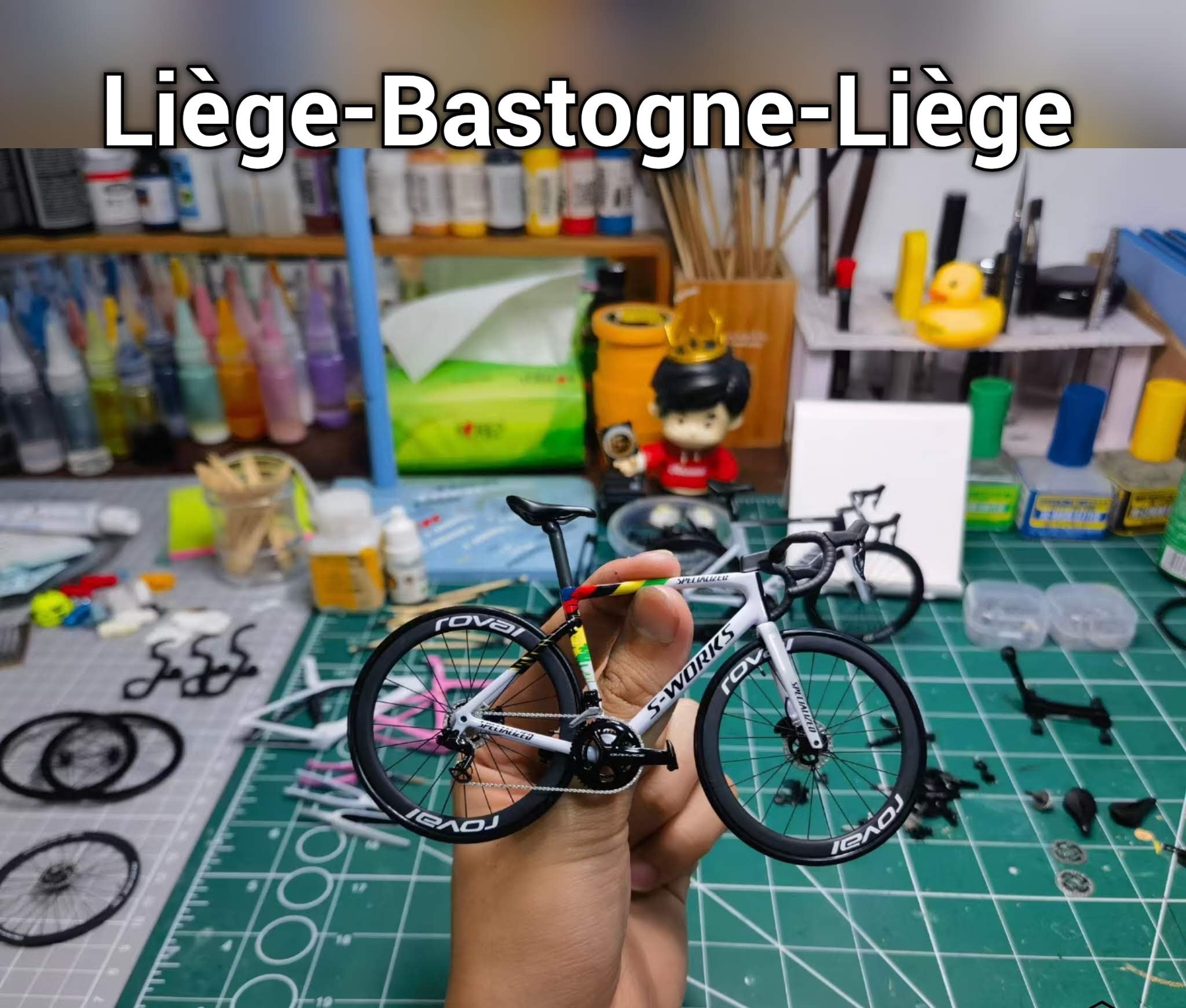 Progress picture - Liège–Bastogne–Liège theme Tarmac SL7 | 1:12 scale – Miniature Cycling
